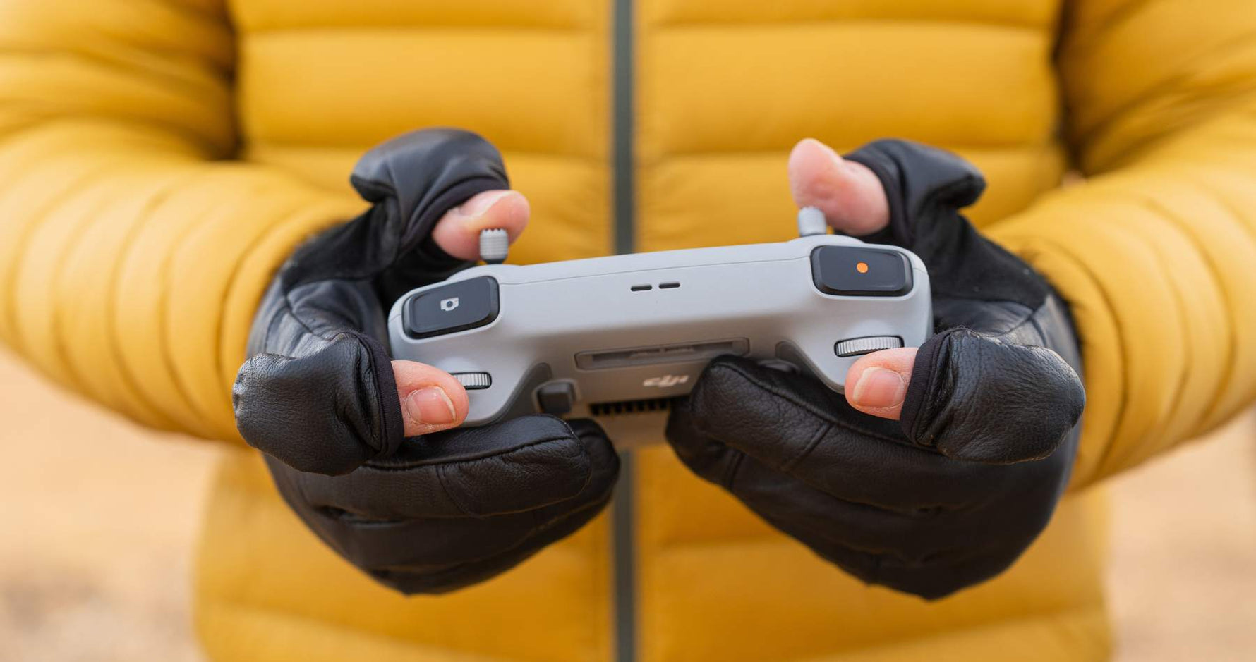 Vallerret Photography Gloves – Crafted for Winter Creators